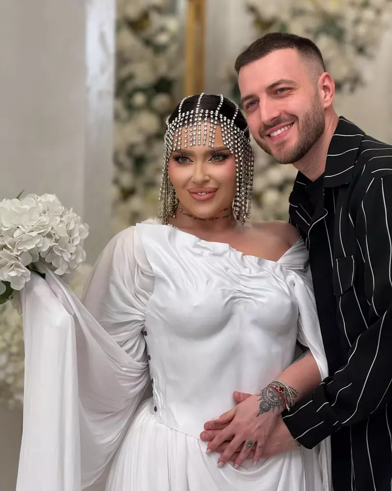 Oana Radu s-a căsătorit în secret cu iubitul ei, Șerban Balaban. Cum ...