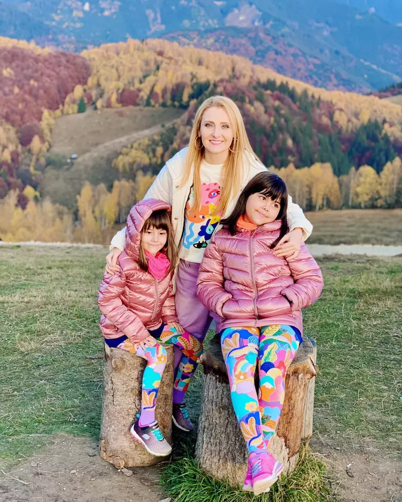 Alina Sorescu plânge pentru suferința fetițelor sale