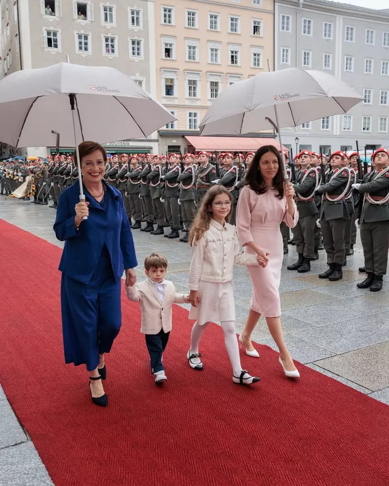 Nicușor Dan, în vizită oficială în Austria. Prima Doamnă a României ...