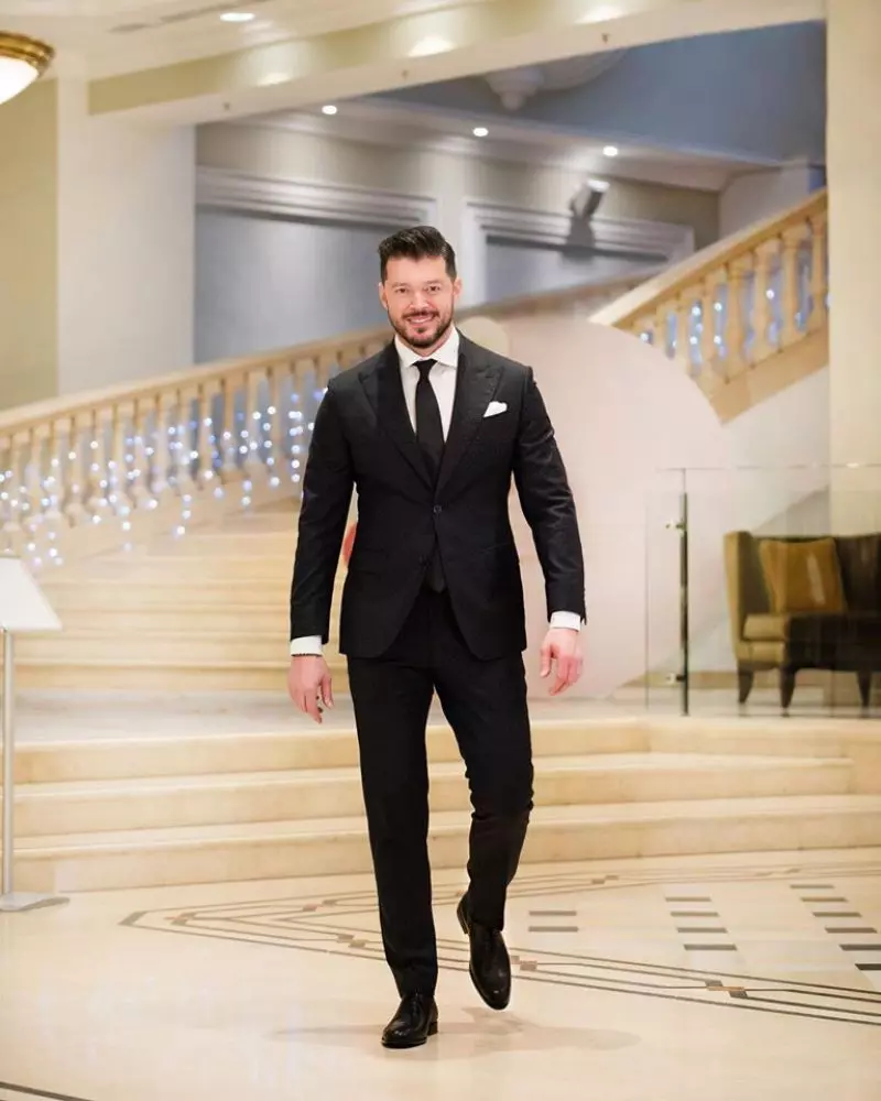 Ela, iubita lui Victor Slav - Viva.ro