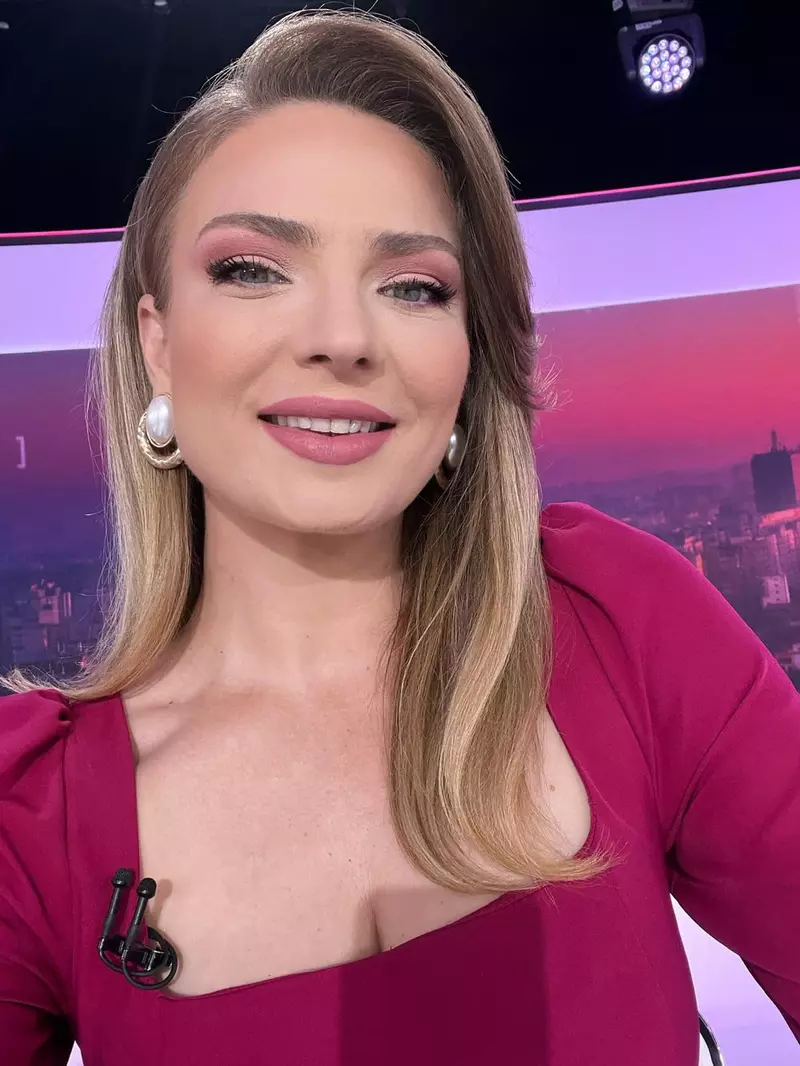 Andra Petrescu (Antena 1) predă cursuri de TV. „Sunt o profă exigentă ...