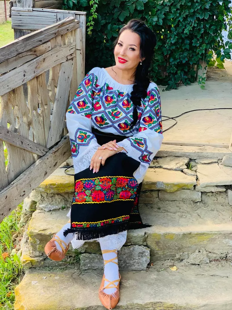 Angela Rusu, mamă pentru a treia oară: „Azi voi aduce pe lume minunea ...