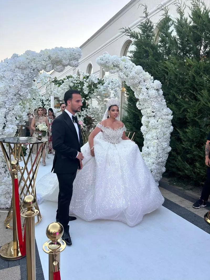 Adriana Simionescu, fata cea mică a lui Adrian Minune, a făcut primele declarații despre divorț ...