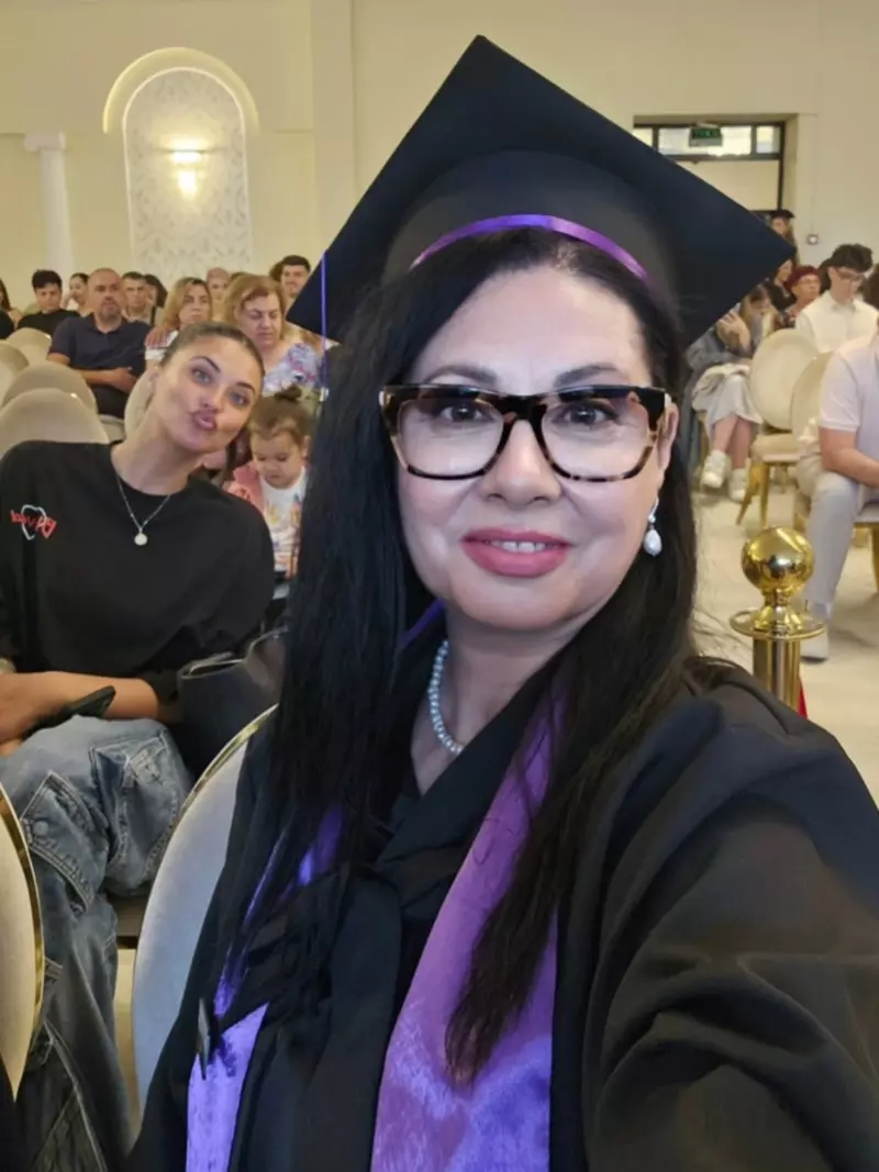 Denise Iacobescu a terminat facultatea la 59 de ani. Antonia a fost ...