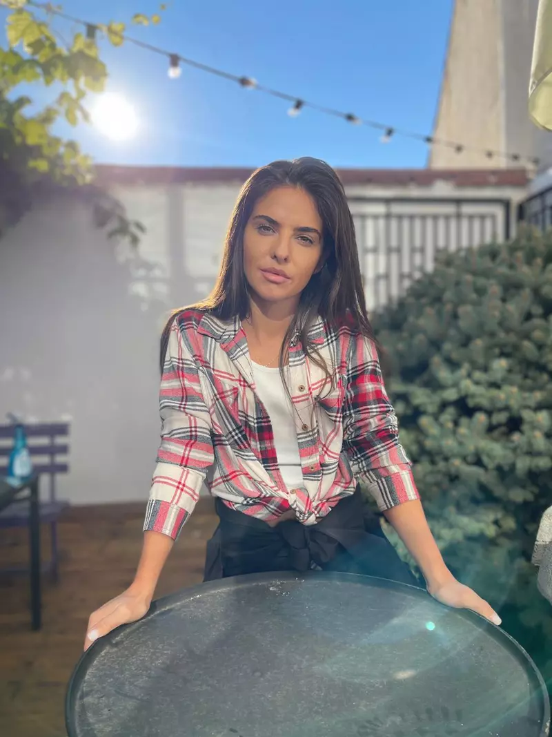 Mellina este noua concurentă de la „Bravo, ai stil! Celebrities”. Ea a ...