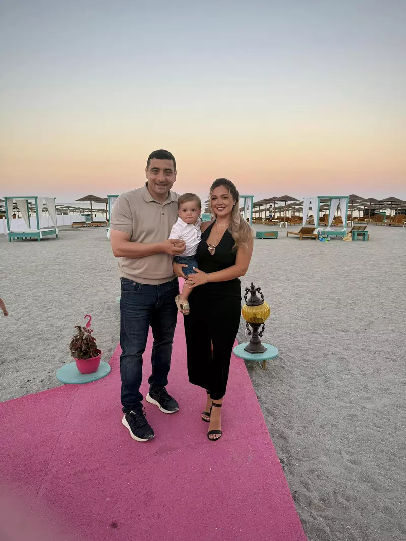 Soția lui George Simion a apărut în costum de baie. Unde a mers liderul ...