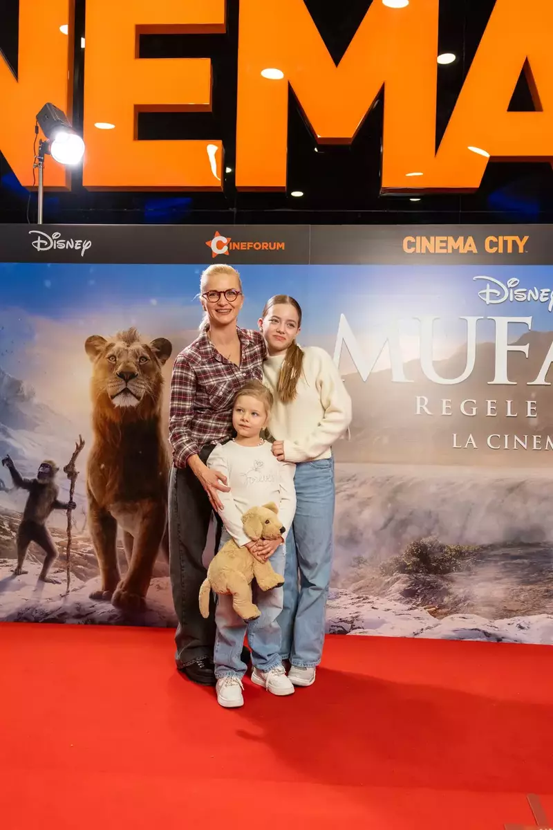 Stiri Directe - Jojo și fiica ei au atras toate privirile la film. Zora a crescut, este tare ...