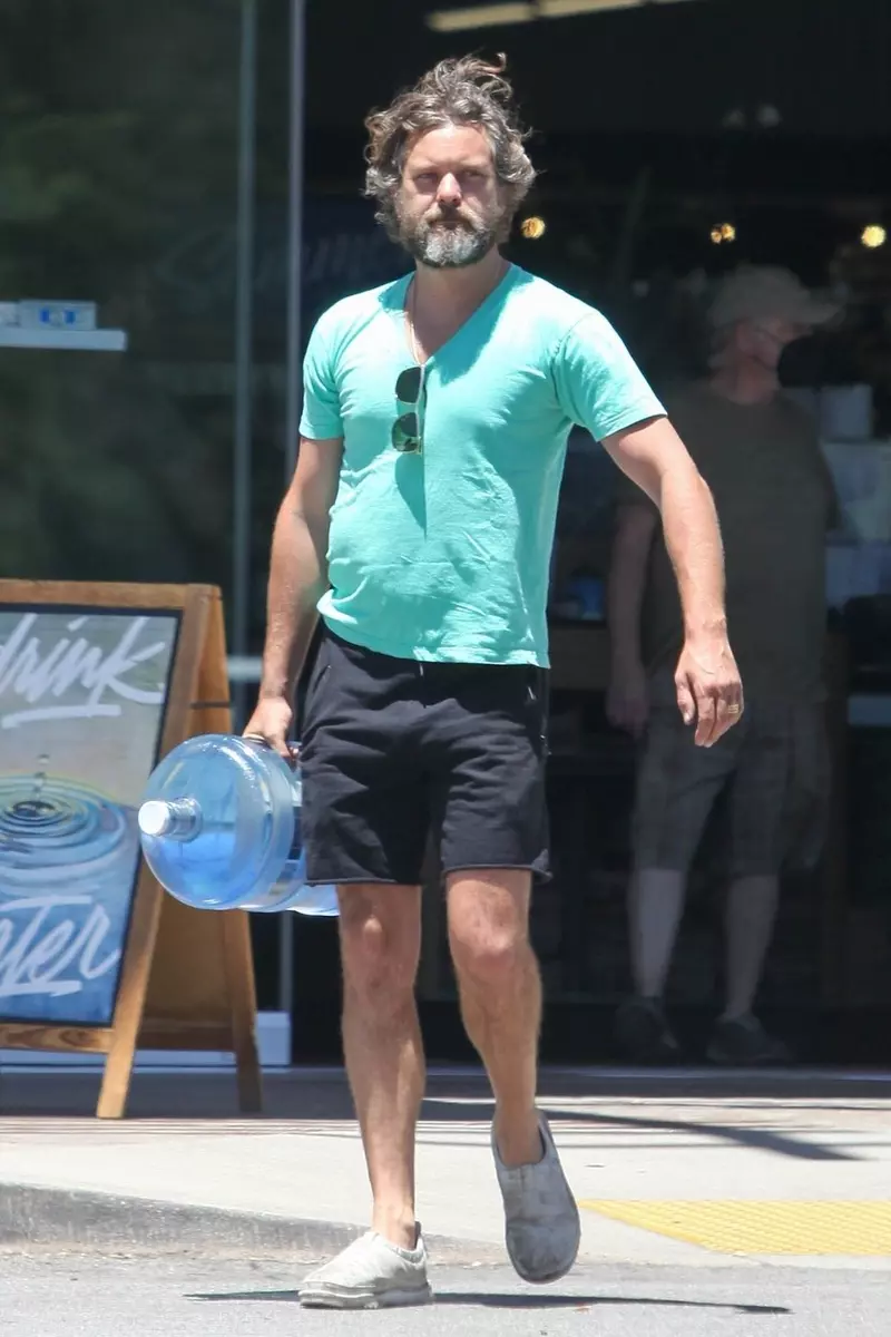 Joshua Jackson, de nerecunoscut cu barbă mare și grizonată