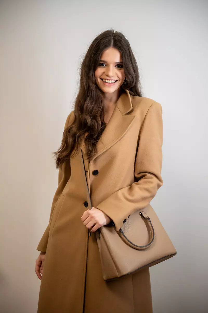 Daria Pentelie joacă în „Lasă-mă, îmi place! Camera 609”. Ce personaj ...