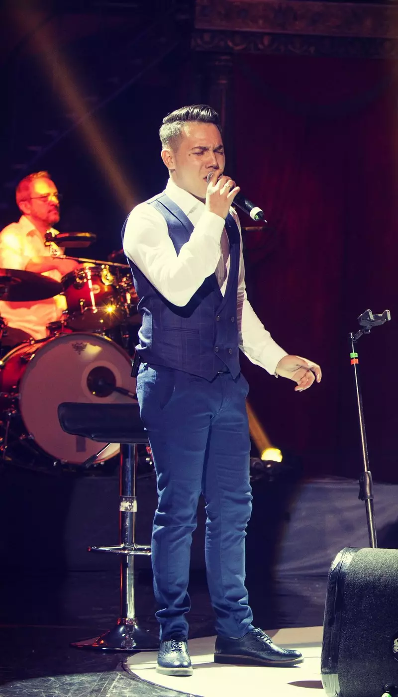 Florin Răduță, câștigătorul „X Factor” 2015 a învins boala. Tânărul ...