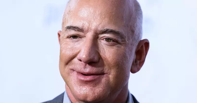 Cele mai scumpe și bizare lucruri cumpărate de Jeff Bezos, cel mai ...