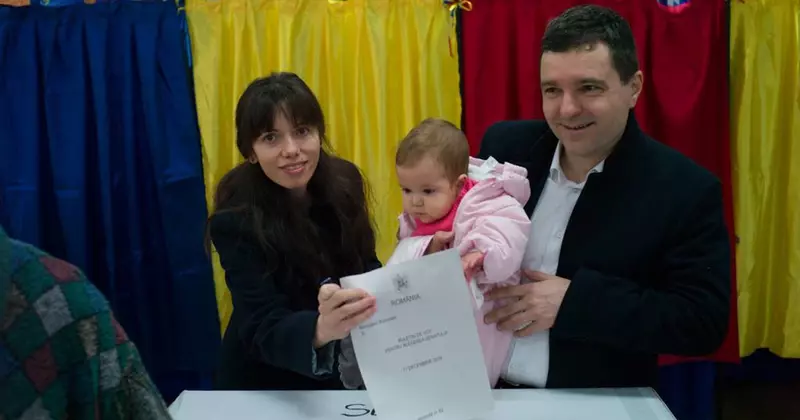 Viața discretă a Mirabelei Grădinaru, partenera lui Nicușor Dan. Ce ...