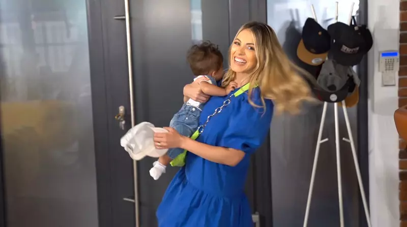 Cum se înțelege Andreea Ibacka, soția lui Cabral, cu Inoke, fata cea ...