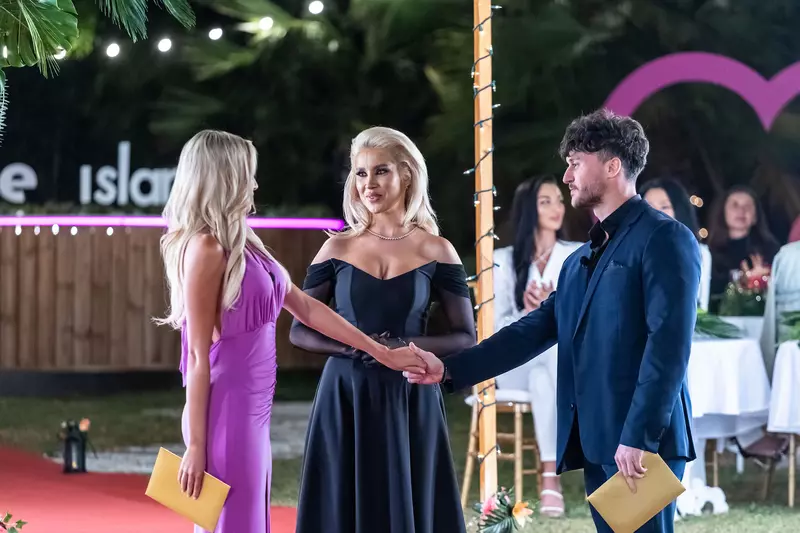 Cine sunt câștigătorii Love Island România. Povestea continuă într-un ...