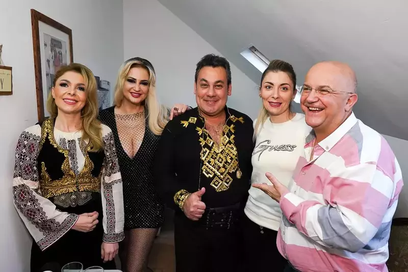 Cum și-a sărbătorit Julia Chelaru ziua de naștere și ce cadouri a ...