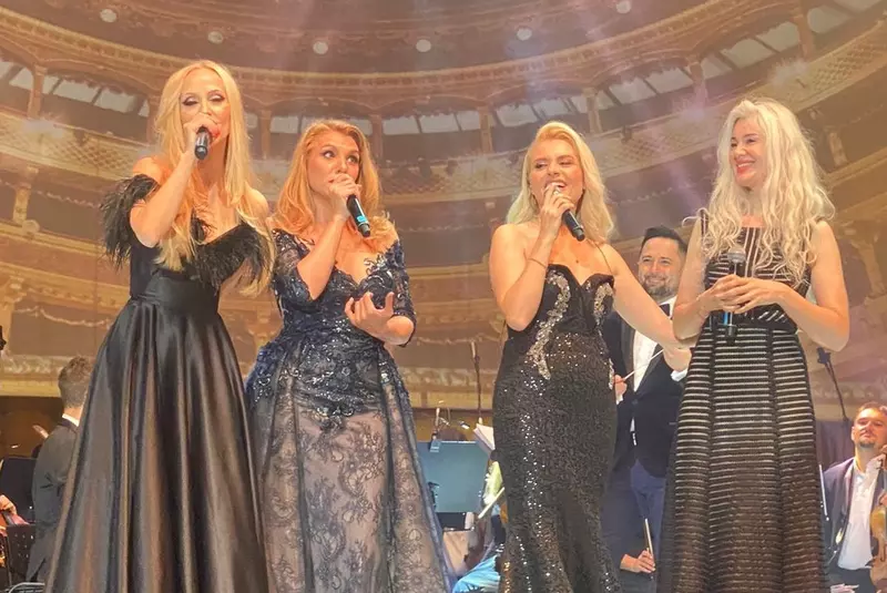 Cine este Ianna Novac de la A.S.I.A. S-a căsătorit cu profesorul ei de ...