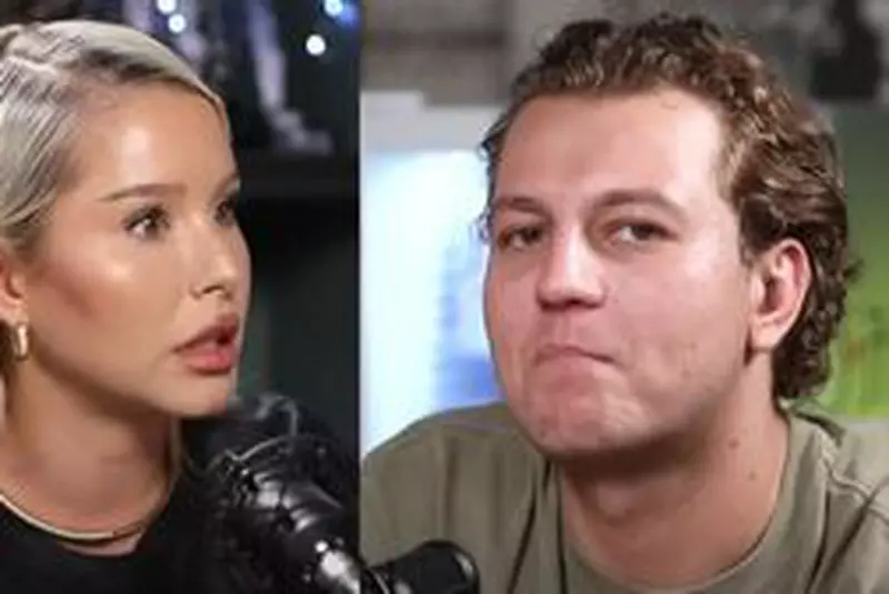 Nașa Alina Ceușan și soțul ei au mers acasă la Carmen Grebenișan și ...