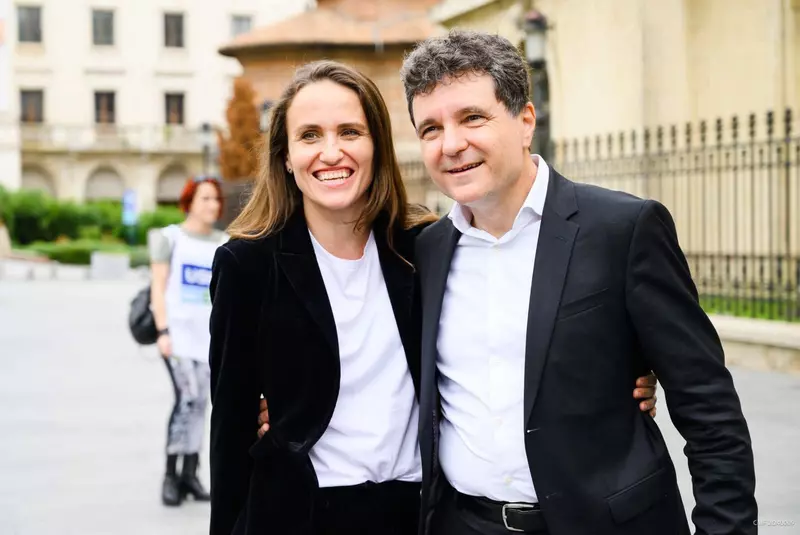 Cine este Oana Ţoiu, ministrul de Afaceri Externe al României. Are 39 ...