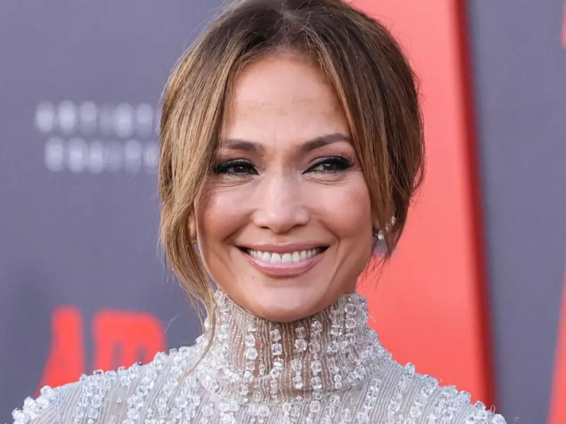 Jennifer Lopez a împlinit 54 de ani. Imaginea sexy cu care a sărbătorit