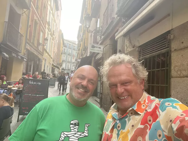 Ce probleme au întâmpinat Leonard Miron și iubitul Miguel după 22 de ...