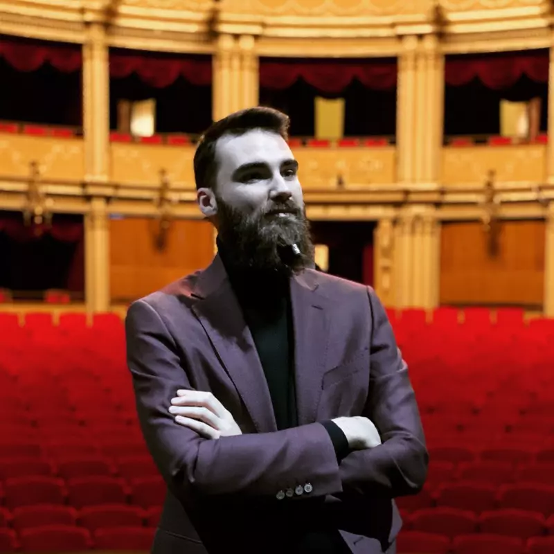 Daniela Nane are un băiat aproape de-o seamă cu noul ei iubit, Octavian ...