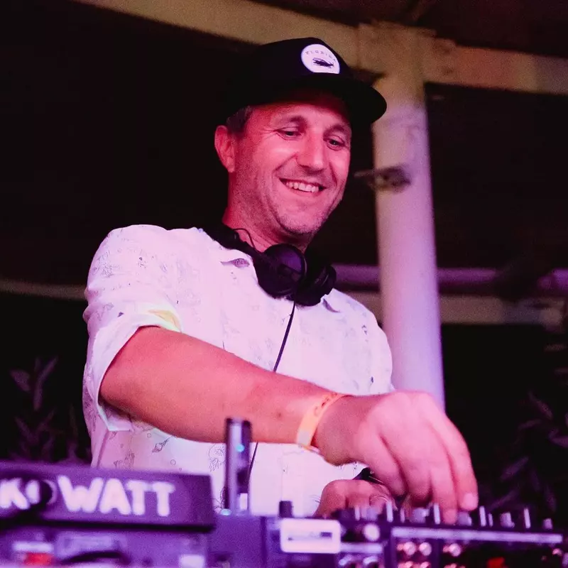 Andi Moisescu, DJ în timpul liber. „Mă suspectez că trăiesc prin muzică ...