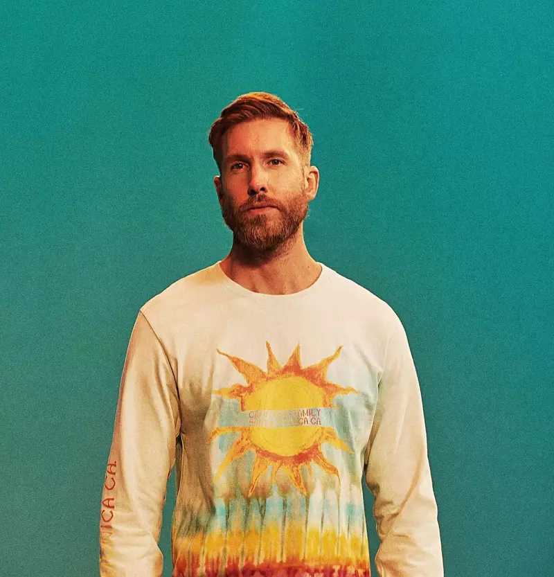 Calvin Harris, momente tandre pe plajă alături de logodnica lui | Unica.ro