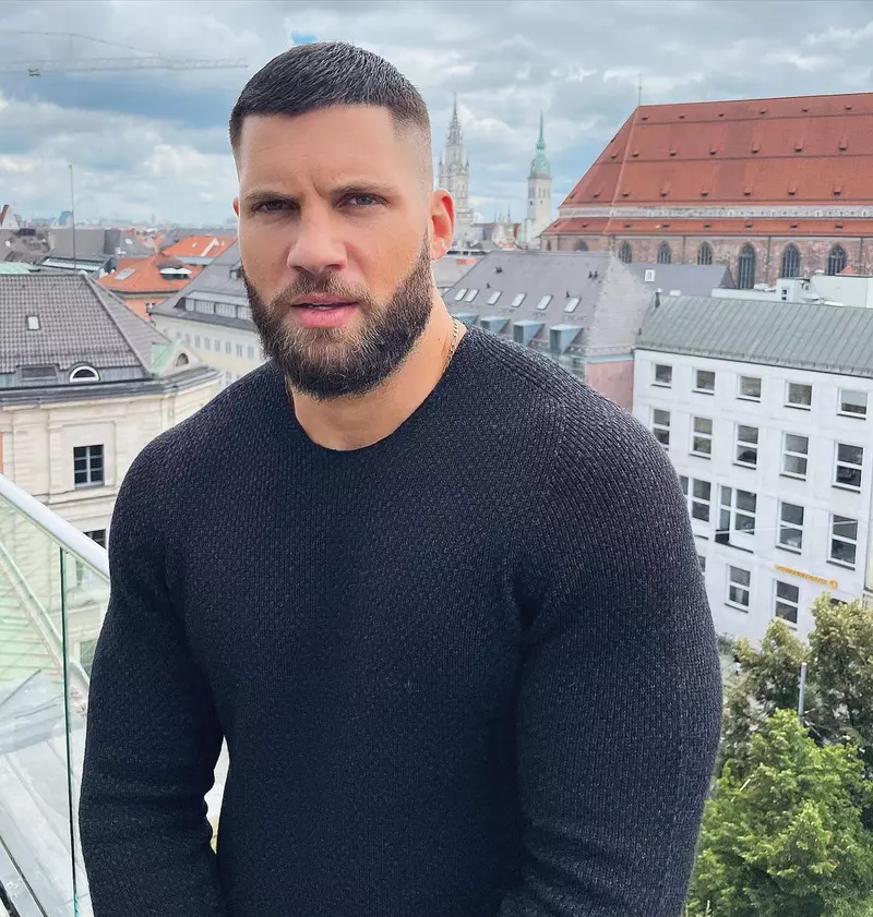 Cine este Florian Munteanu, actorul român care a primit un rol în ...