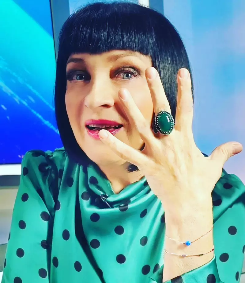 Cum arăta Neti Sandu în adolescență. Nu avea coafură bob și era rebelă: „Culori tari, ruj cu ...