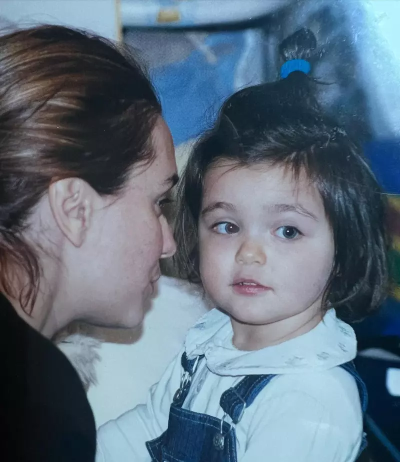 Imagini de colecție cu Alexia Eram în copilărie, publicate de Andreea ...