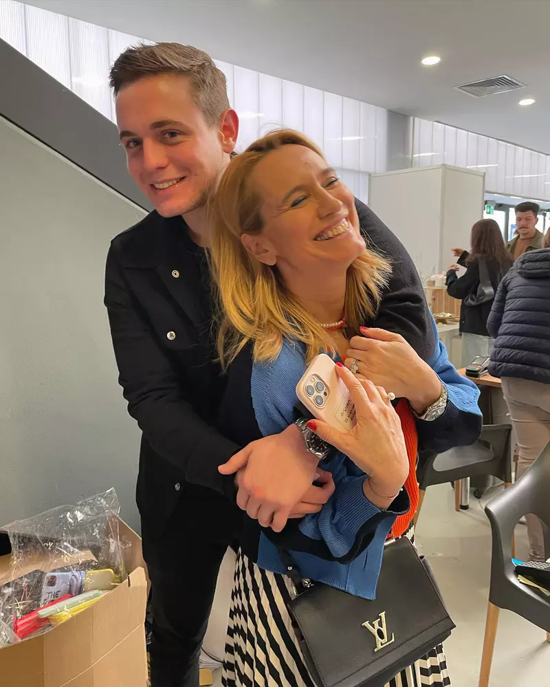 Cine este Aris Eram de la America Express. Ce vârsta are, ce facultate ...