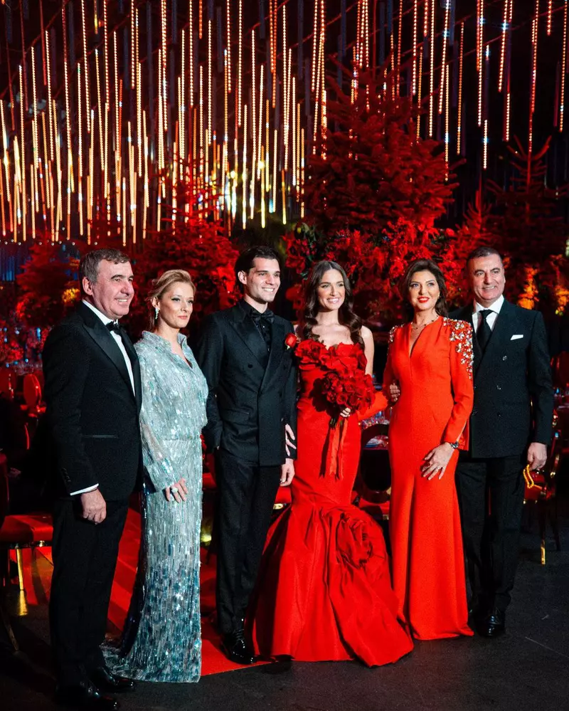 Cine sunt socrii lui Ianis Hagi. Ce afaceri deţin părinţii Elenei ...