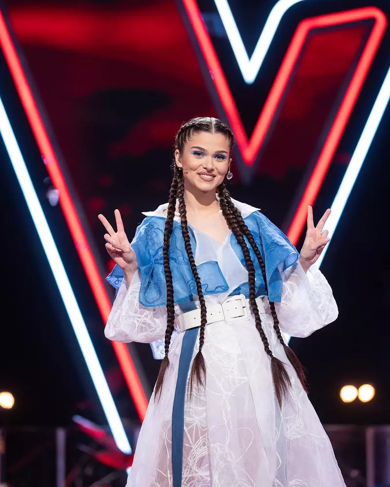 Theo Rose, criticată de fani după ce a distribuit o nouă imagine cu ea ...