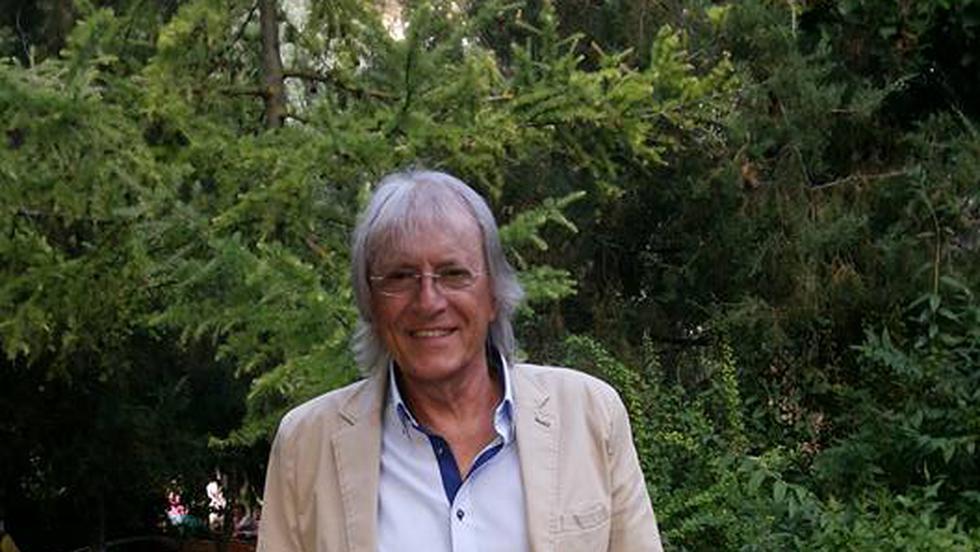 Mihai Constantinescu a fost deconectat de la aparate, iar acum respiră ...