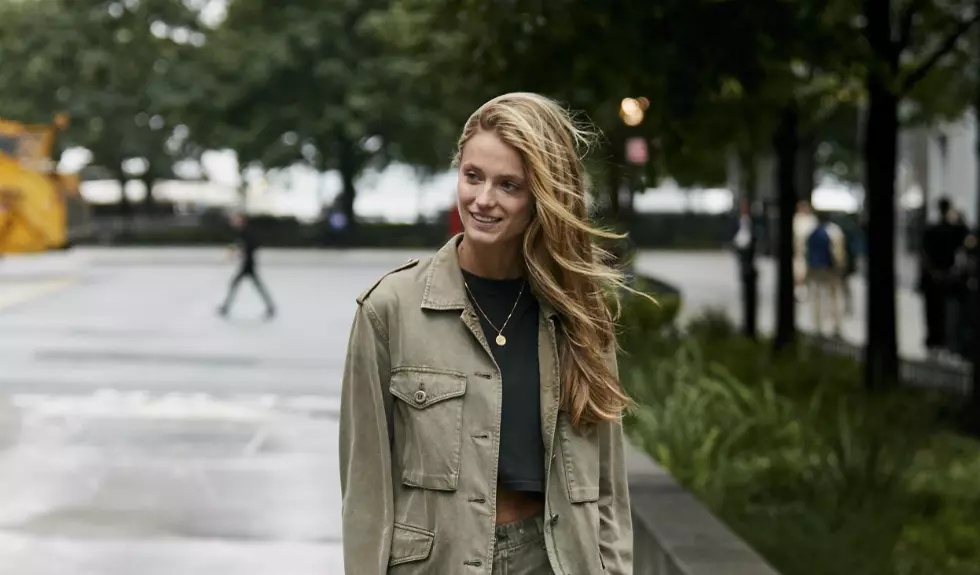 REVISTA ELLE - Cea mai vanduta revista de moda din lume - totul despre ...